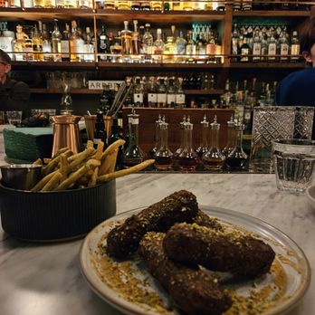 SCOTCH LODGE - Updated July 2024 - 650 Photos & 196 Reviews - 215 SE ...