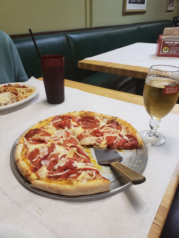 FORMAGGIO PIZZA & ITALIAN RESTAURANT - 48 Photos & 57 Reviews - 1053 NE ...