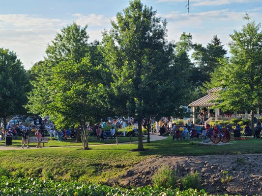 NEW MARKET POND PARK - Updated November 2025 - 31 Photos - 181 Lakeview ...