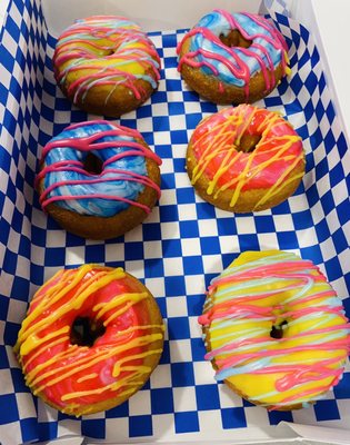 HEIDI HO DONUTS - Updated December 2025 - 17 Photos - 137 E Bridge St ...