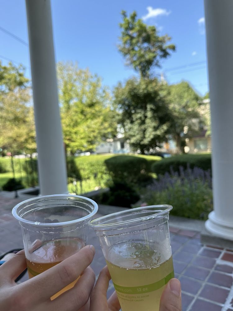 MAXFIELD INN - Updated November 2025 - 16 Photos - 105 N Main St ...