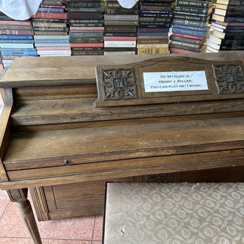 PERSNICKETY BOOKS - Updated October 2025 - 61 Photos & 16 Reviews - 703 ...