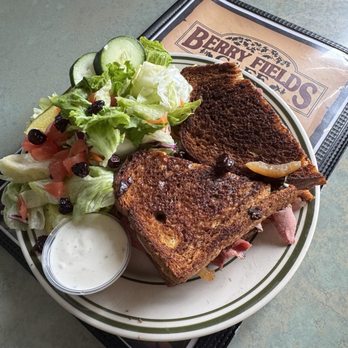 BERRY FIELDS CAFE - Updated May 2025 - 219 Photos & 375 Reviews - 201 S ...