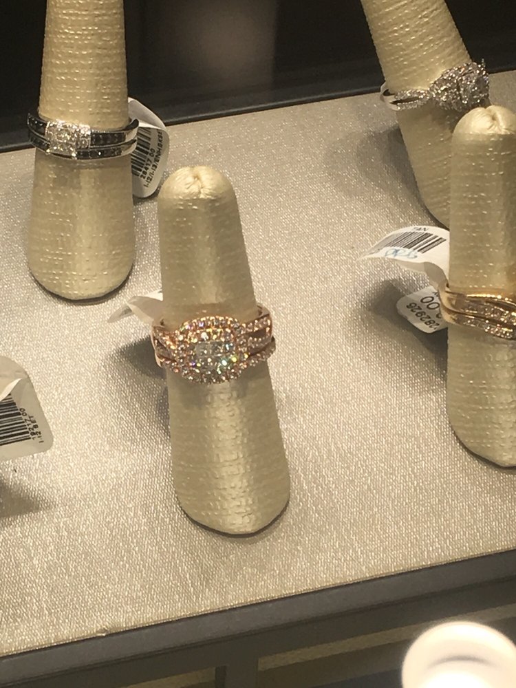 KAY JEWELER - Updated December 2025 - 10 Reviews - 174 N Garden St ...