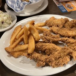 CRACKER BARREL OLD COUNTRY STORE - Updated December 2025 - 572 Photos ...