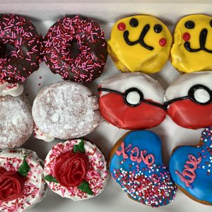 MR MAPLE DONUTS - 21 Photos & 12 Reviews - Donuts - 11717 NE 78th way ...