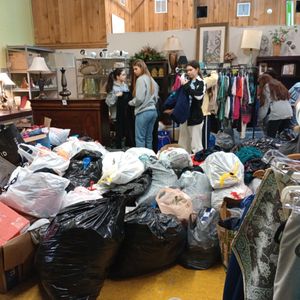 THE HAND ME UP SHOP - Updated September 2025 - 18 Photos & 40 Reviews ...