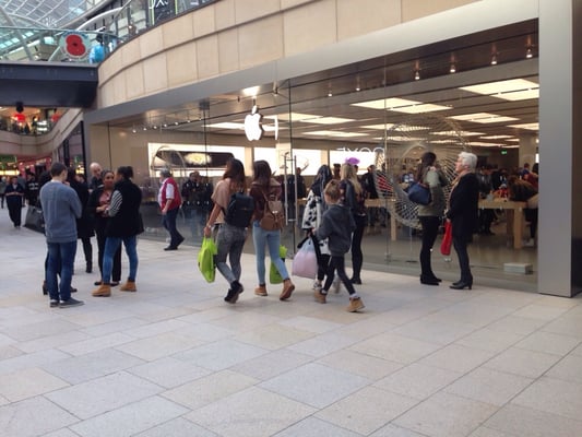 APPLE STORE - Updated December 2025 - 18 Reviews - 209 Trinity Leeds ...