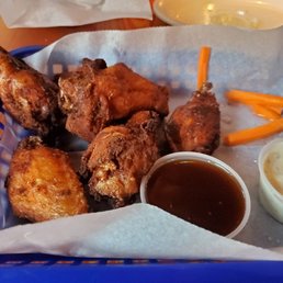 BINGA’S WINGAS - Updated October 2025 - 104 Photos & 106 Reviews - 907 ...