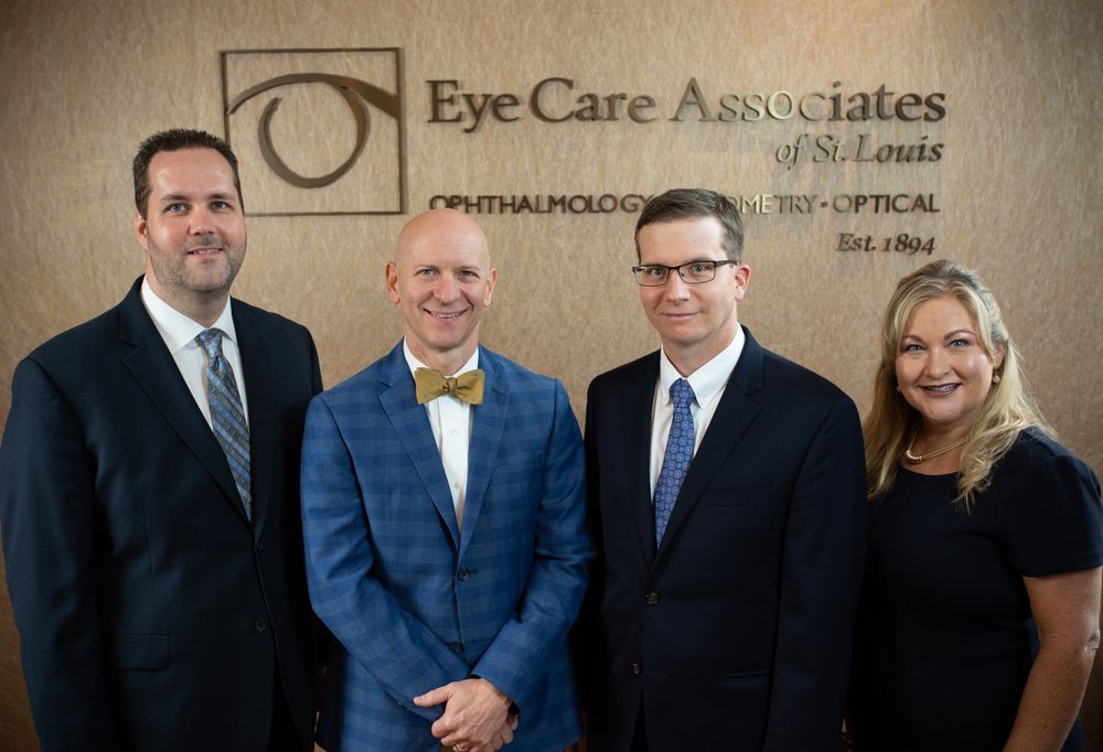 EYE CARE ASSOCIATES OF ST. LOUIS - Updated October 2025 - 9806 Watson ...