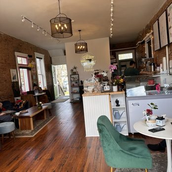 PHALCHA - Updated July 2024 - 123 Photos & 31 Reviews - 1001 Mary St ...