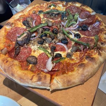 UPPER CRUST WOOD FIRED PIZZA - Updated April 2025 - 381 Photos & 317 ...
