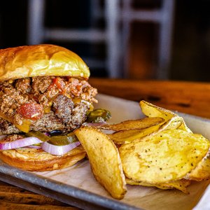 THE FIDDLIN PIG - Updated November 2024 - 100 Main St, Smithfield ...