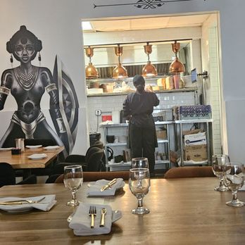 AMINA - Updated May 2024 - 451 Photos & 174 Reviews - 104 Chestnut St ...