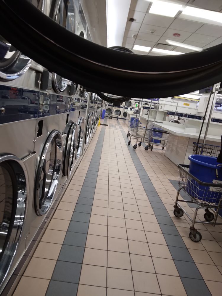 LAUNDRY WORLD COMPANY - Updated December 2025 - 10 Photos - 6947 Cermak ...