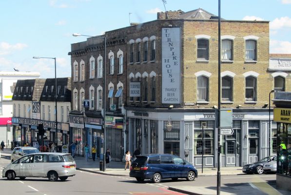 TURNPIKE HOUSE - Updated January 2026 - 270 Stamford Hill, London ...