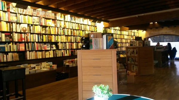 LA BIBLIOTECA DE BABEL - Updated December 2024 - Carrer Arabí, 3, Palma ...