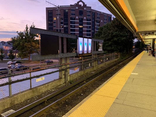 MBTA - MALDEN CENTER STATION - 11 Photos & 28 Reviews - Pleasant St ...