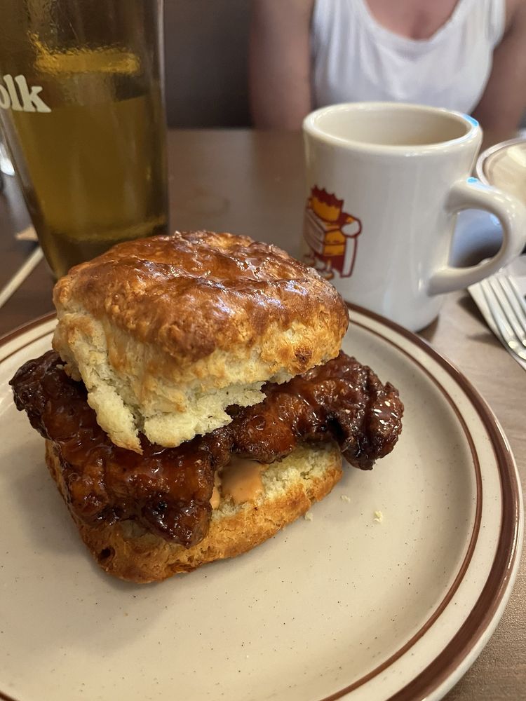 KINFOLK - Updated May 2024 - 31 Photos & 14 Reviews - 111 Harbor Town ...