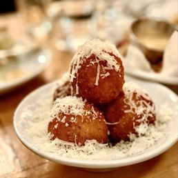 MIDA - Updated December 2025 - 990 Photos & 695 Reviews - 782 Tremont ...