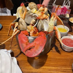 PHILLIPS SEAFOOD - Updated May 2024 - 2214 Photos & 1981 Reviews - 601 ...
