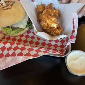 BURLY BURGER - Updated January 2026 - 73 Photos & 102 Reviews - 1077 W ...