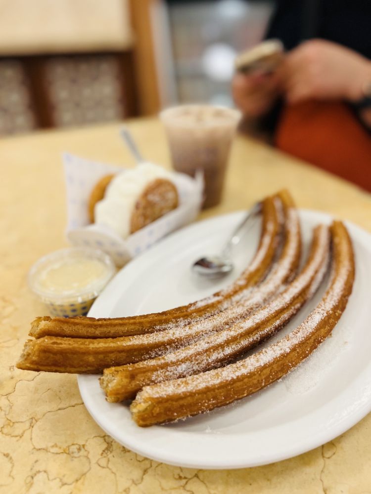 EL MORO - Updated March 2025 - 63 Photos & 35 Reviews - Av. Moliere 222 ...