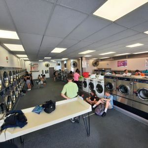 TINY BUBBLES LAUNDROMAT - Updated September 2025 - 221 E Manlius St, East Syracuse, New York ...