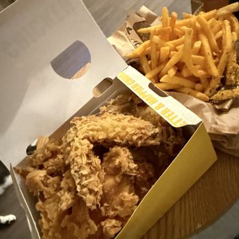 BHC CHICKEN - KOREATOWN - Updated February 2025 - 186 Photos & 103 ...