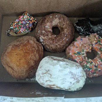 COUNTRY STYLE DONUTS - Updated June 2024 - 232 Photos & 221 Reviews ...