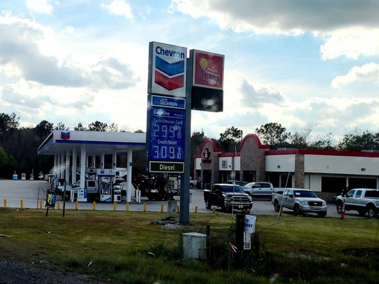 BIG BOSS TRAVEL PLAZA - Updated December 2025 - 48 Photos & 10 Reviews ...