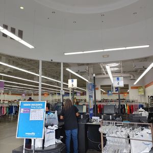 GOODWILL CLEARANCE CENTER - Updated October 2025 - 28 Photos & 64 ...