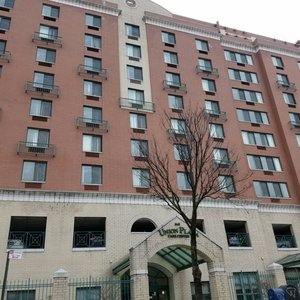 LONG ISLAND CARE CENTER - Updated October 2025 - 20 Reviews - 144-61 ...