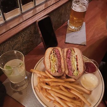 COMSTOCK SALOON - Updated January 2025 - 910 Photos & 1025 Reviews ...