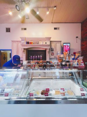 MR ICE CREAM - Updated July 2025 - 17 Photos - 230 Main St, Springfield ...