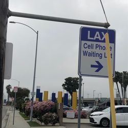 LAX CELL PHONE WAITING LOT - 18 Photos & 29 Reviews - 96th St and ...