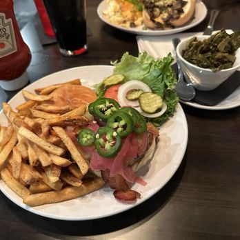 INDUSTRIAL TAPHOUSE WEST - Updated January 2025 - 29 Photos & 31 ...