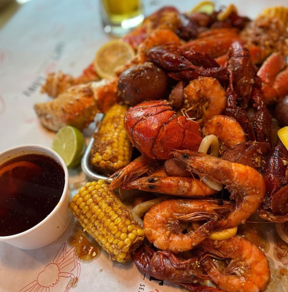 CAPT LOUI - Updated December 2025 - 140 Photos & 98 Reviews - 4070 ...