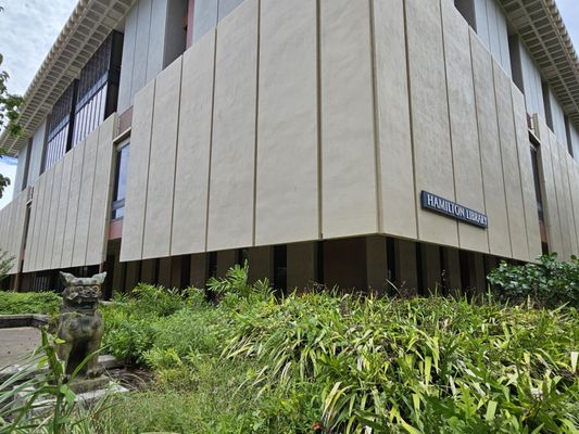HAMILTON LIBRARY - Updated April 2025 - 42 Photos & 29 Reviews - 2550 ...