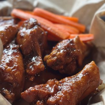 SHARKY’S WINGS & RAW BAR - WEST - Updated December 2025 - 237 Photos ...