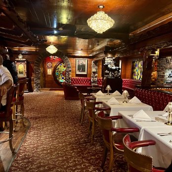 THE MAGIC LAMP INN - Updated December 2024 - 113 Photos & 58 Reviews ...