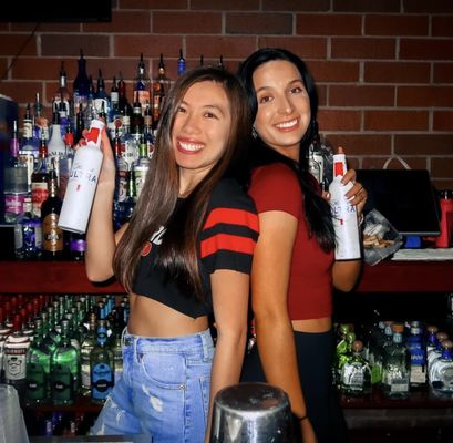 1785 BAR & GRILL - Updated November 2025 - 12 Reviews - 420 E Clayton ...