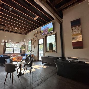 TRIANGLE SQUARE - Updated December 2025 - 21 Photos - 124 Erlanger Ave ...