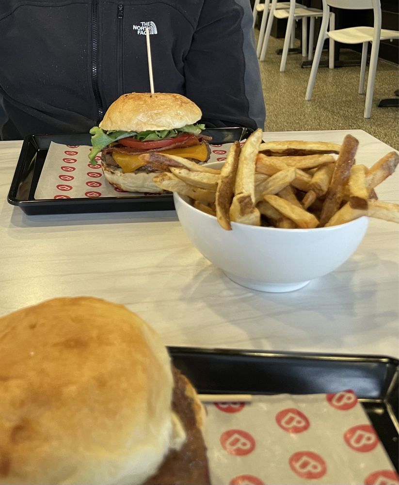 NUBURGER - Updated April 2025 - 15 Photos & 19 Reviews - 1650 Kenaston ...