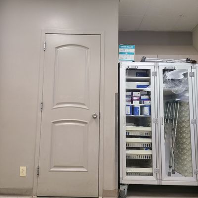 EMANATE HEALTH QUEEN OF THE VALLEY HOSPITAL - 104 Photos & 391 Reviews ...
