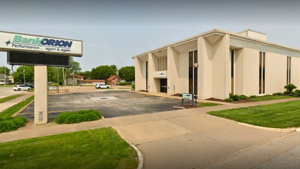 BANKORION - Updated February 2025 - 14 Photos - 201 West Main St, Aledo ...