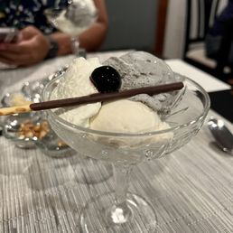 GIOVEDI - Updated June 2025 - 702 Photos & 120 Reviews - 10 N Hotel St ...