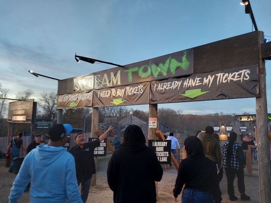 SCREAM TOWN - Updated September 2024 - 41 Photos & 41 Reviews - 7410 US ...