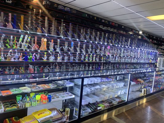 Z VAPE N DISCOUNT - Updated October 2024 - 55 Photos - 245 E 11th St ...