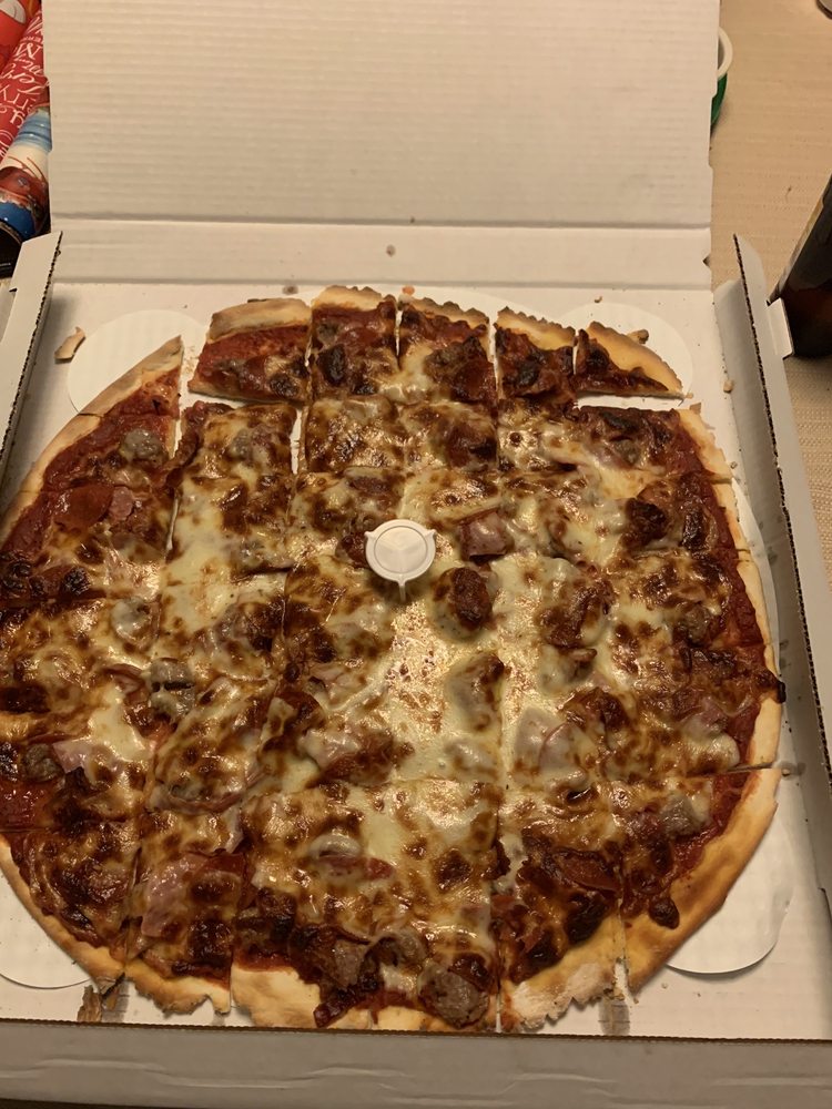 PIZZA CASTLE - 47 Photos & 102 Reviews - 7737 W 95th St, Hickory Hills ...